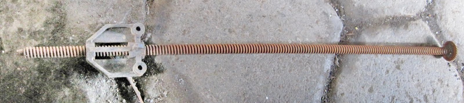 ROBOTIKA SparePart: Gigi Plastik & Shaft Ulir