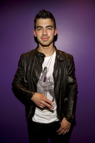 Jonas| Direction| News: Entrevista Joe Jonas con Patch.com