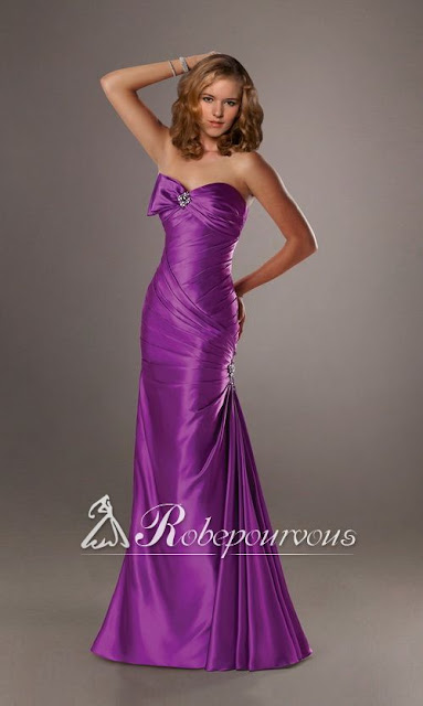 Robe Courte Cocktail : Taylor Swift en robe de soirée violette sur le ...