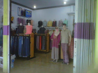 Contoh Window Display, Interior Display dan Eksterior Display Toko Pakaian