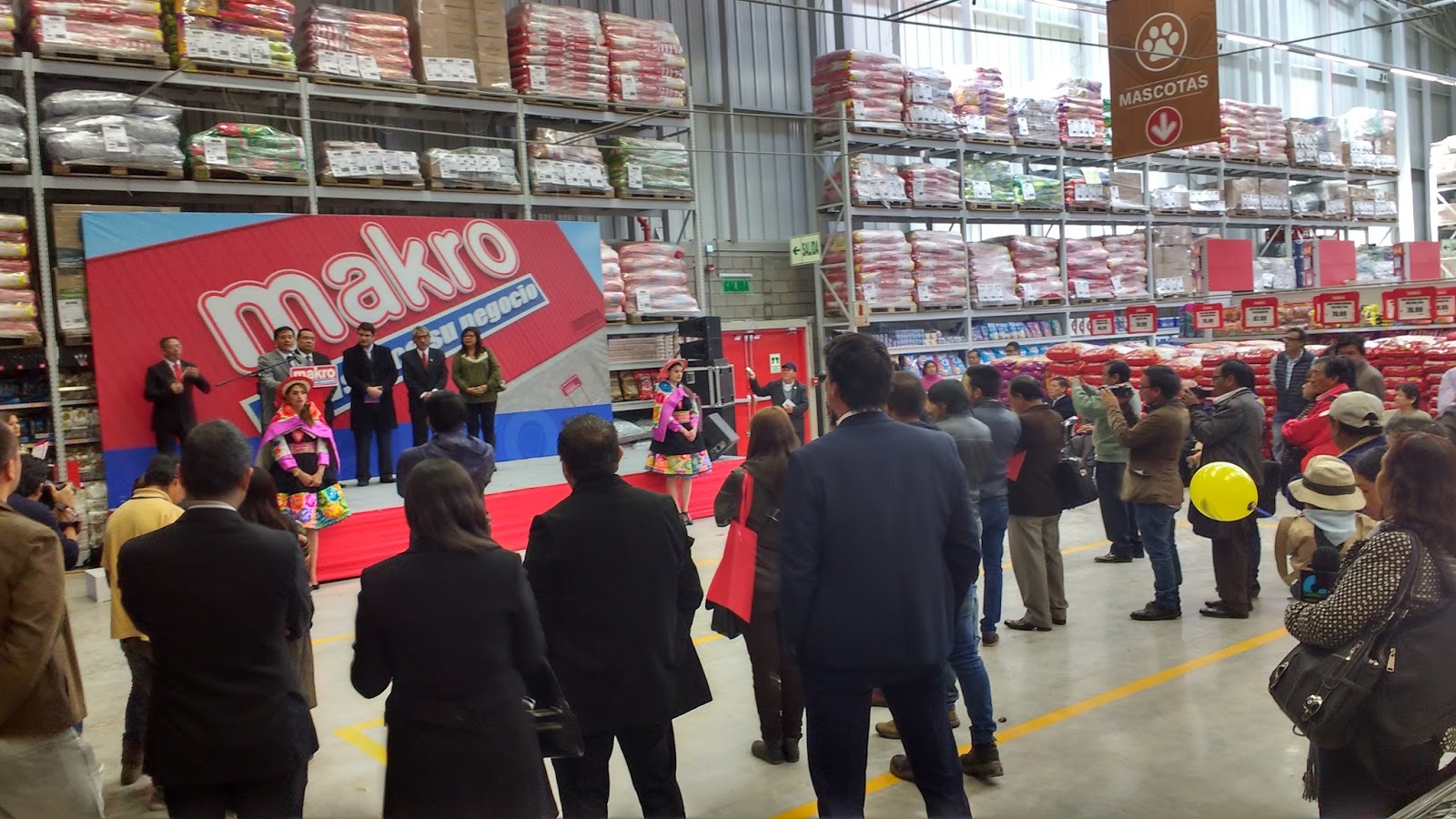 VOZ PERUANA: Makro inaugura su doceava tienda en Huancayo