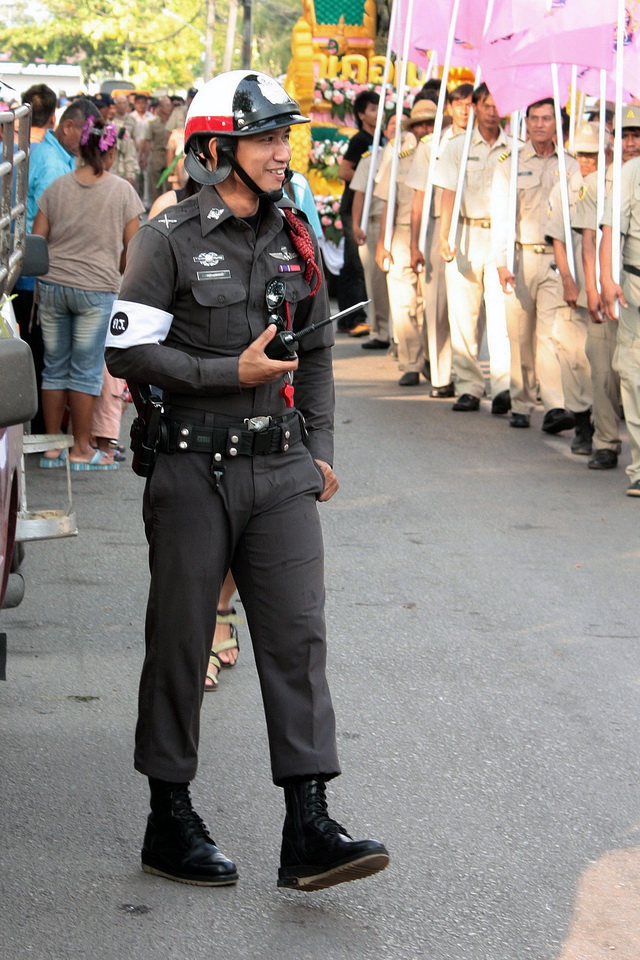 I love uniform: My cute cop