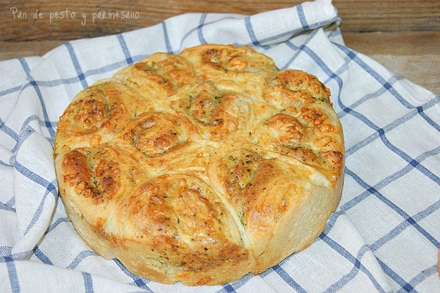 PAN DE PESTO Y PARMESANO - Atrapada en mi cocina