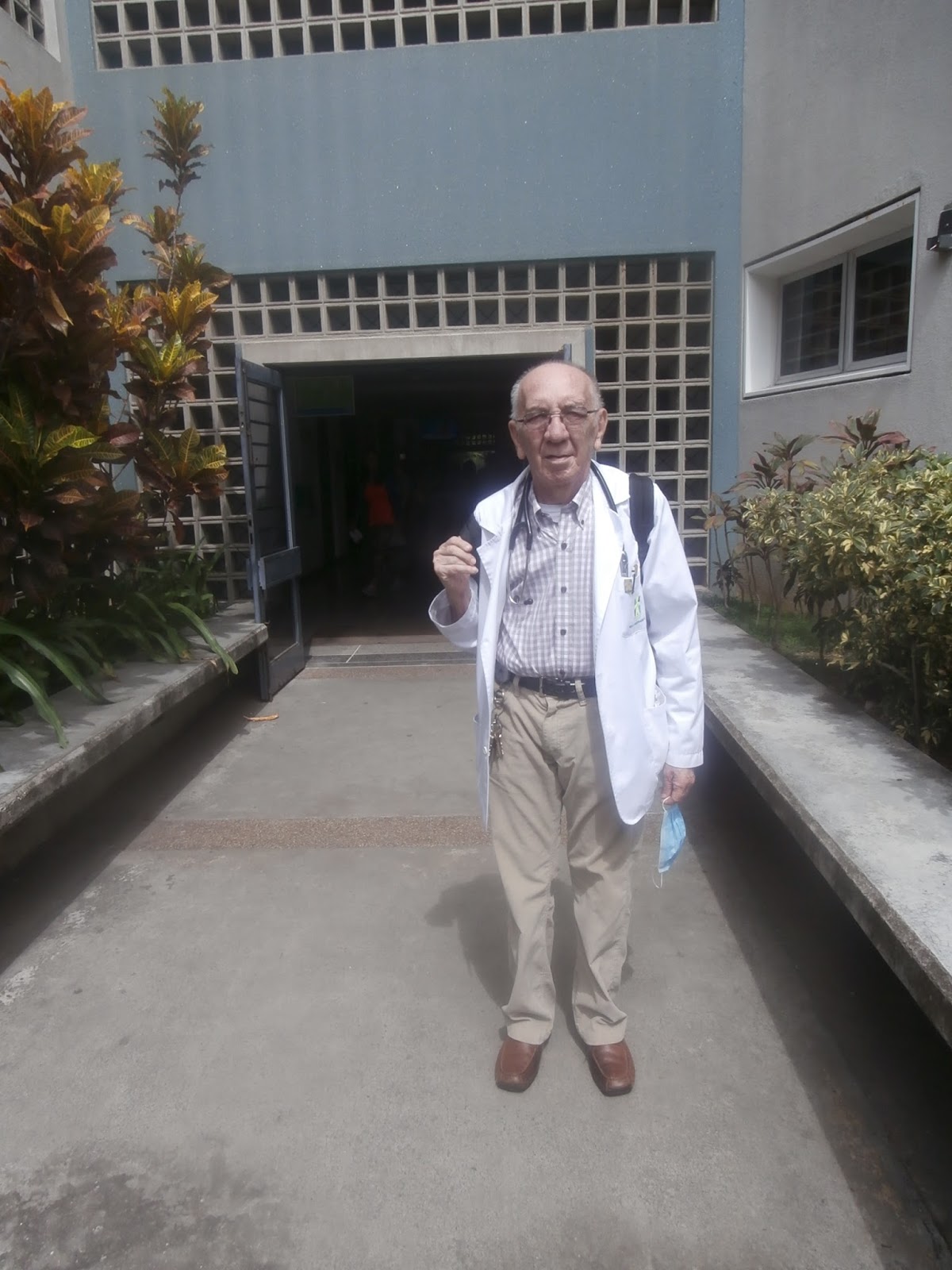 Parque Social UCAB: JOSÉ PÉREZ BECERRA: UN INTERNISTA MUY APRECIADO POR ... Parque Social UCAB: JOSÉ PÉREZ BECERRA: UN INTERNISTA MUY APRECIADO POR ...