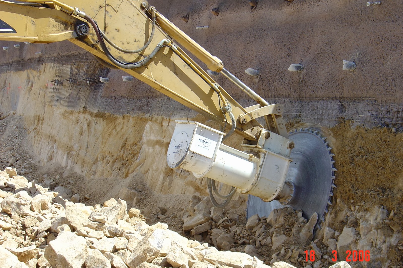Excavator rock Saw