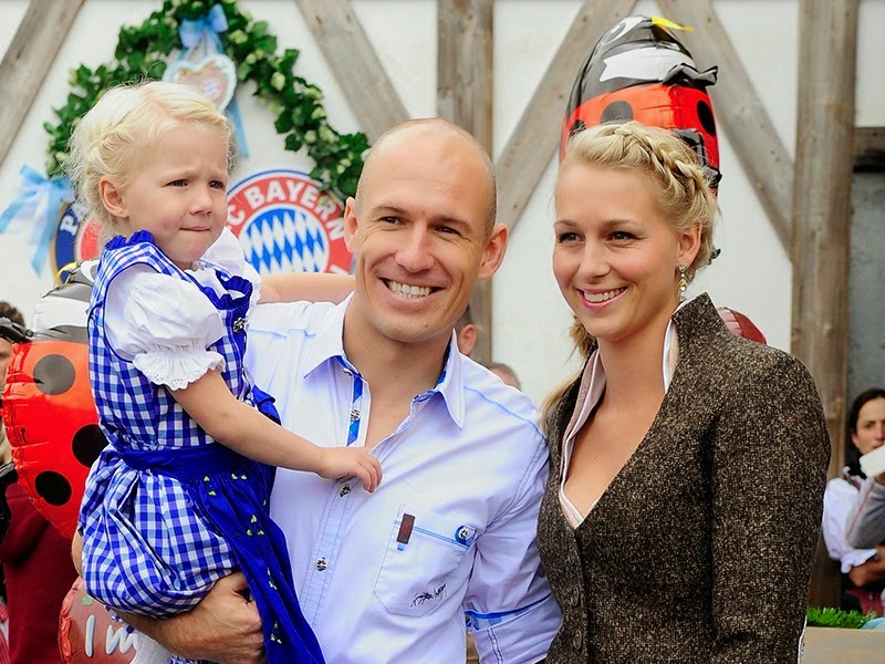 Thegoalmac Blog: PHOTOS: Meet Arjen Robben's beautiful wife and Cute kids
