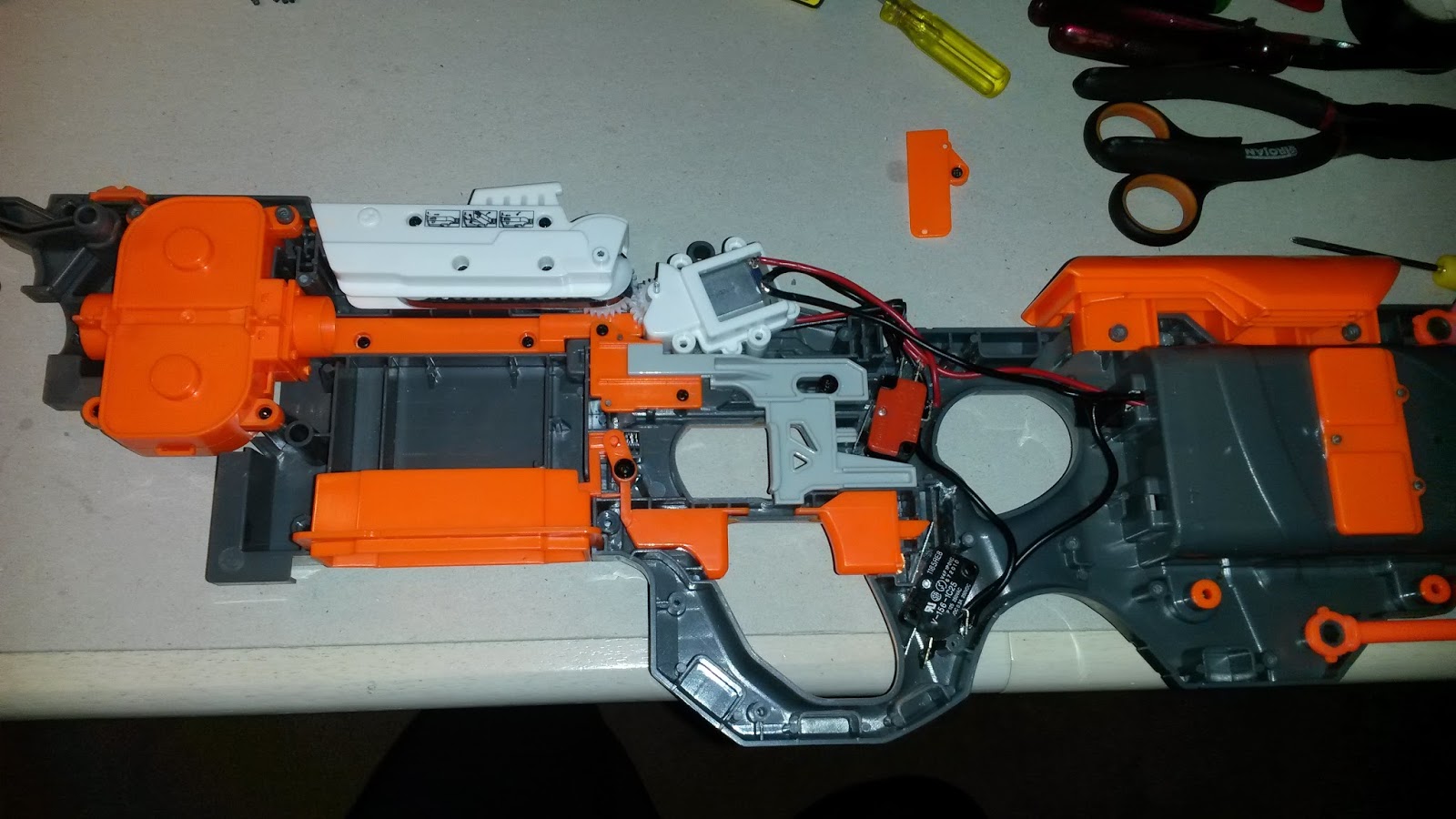 Outback Nerf: Review: Nerf Elite Hyperfire (21m Aus grey trigger)