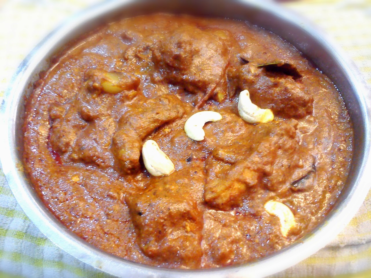 sarguna's fantabulous kitchen: Nilgiri Chicken Gravy