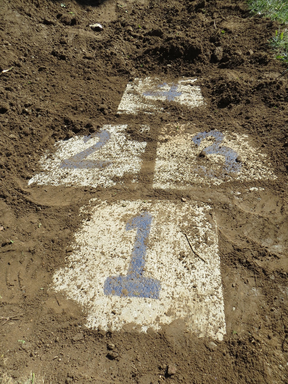 Life, among other things.: Day 27: DIY Hopscotch Garden Path