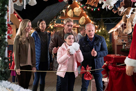 C'est un beau téléfilm : Noël et Romance...Chrisnow: L'ATELIER DE JOUETS DU PÈRE NOËL ...