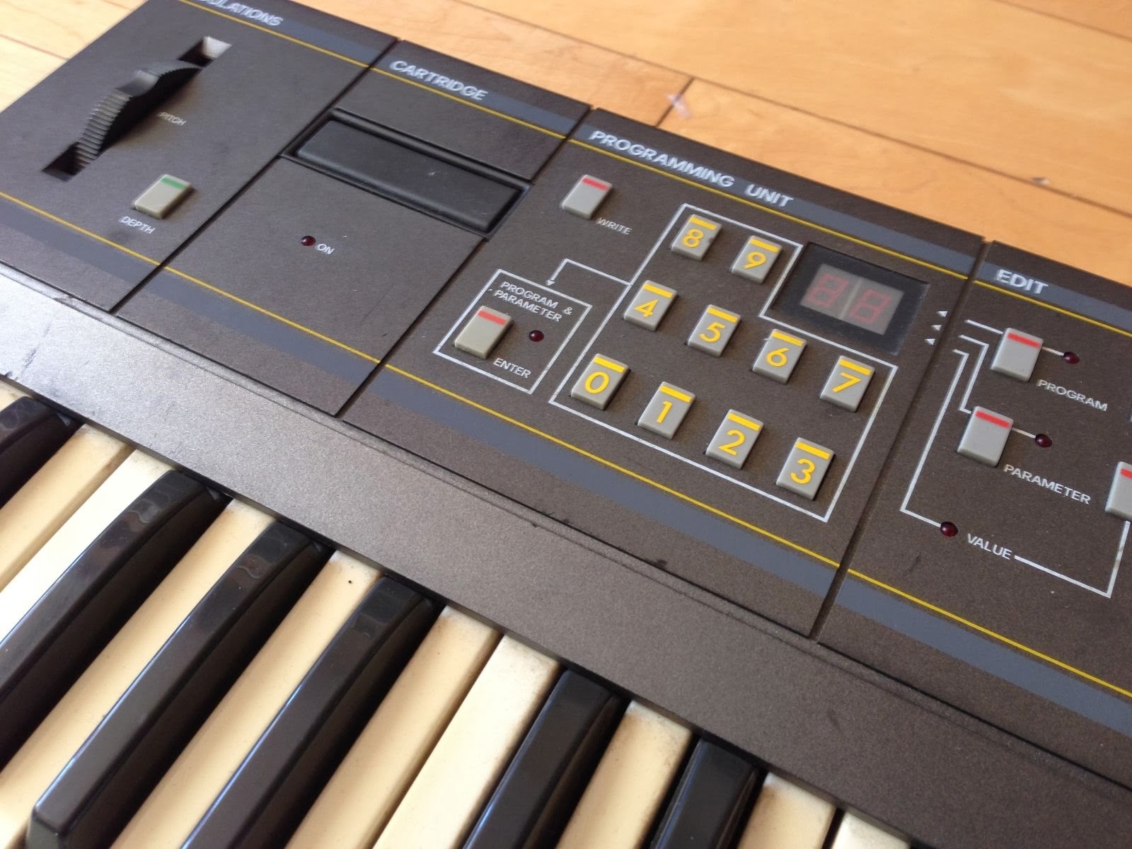 MATRIXSYNTH: Siel DK70 Analog Synth with Moog Slayer mod