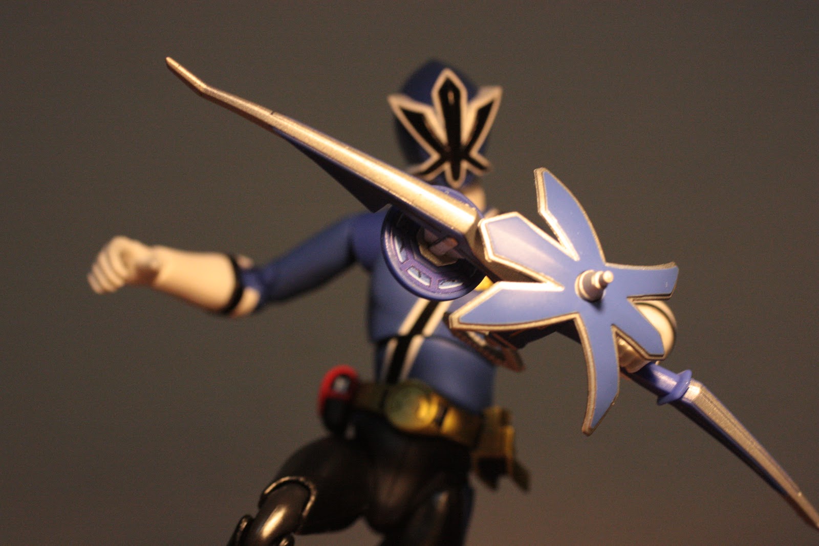 Firestarter's Blog: Toy Review: SH Figuarts Shinken Blue