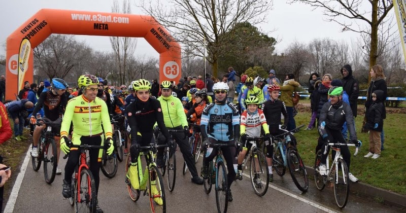 Inaugurado el circuito permanente de ciclocross en Parla bajo la lluvia ...