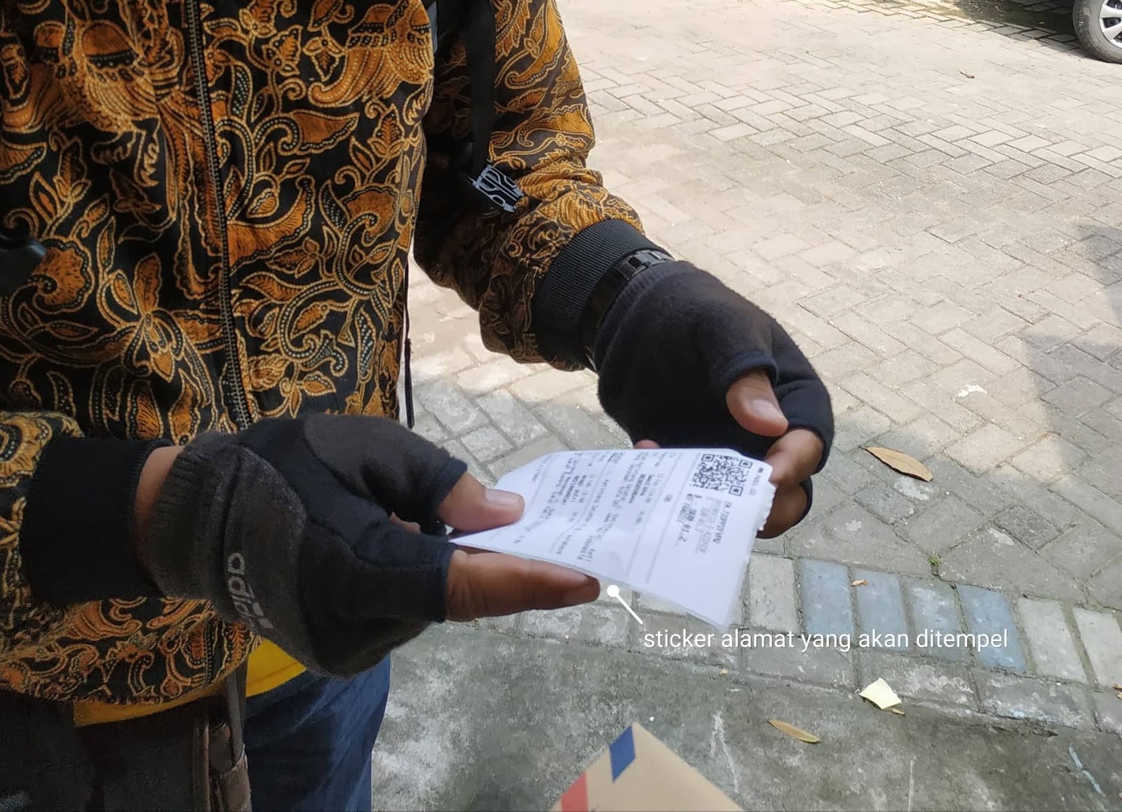 PAXEL Indonesia, Kirim Paket SAMEDAY Enggak Perlu Ribet Anggi Putri