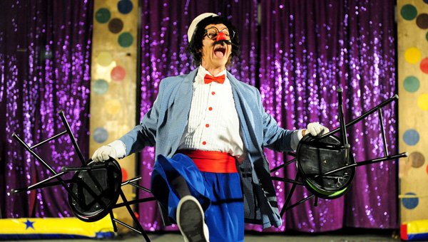 THE BALLOON MAN: Jose Cole Circus