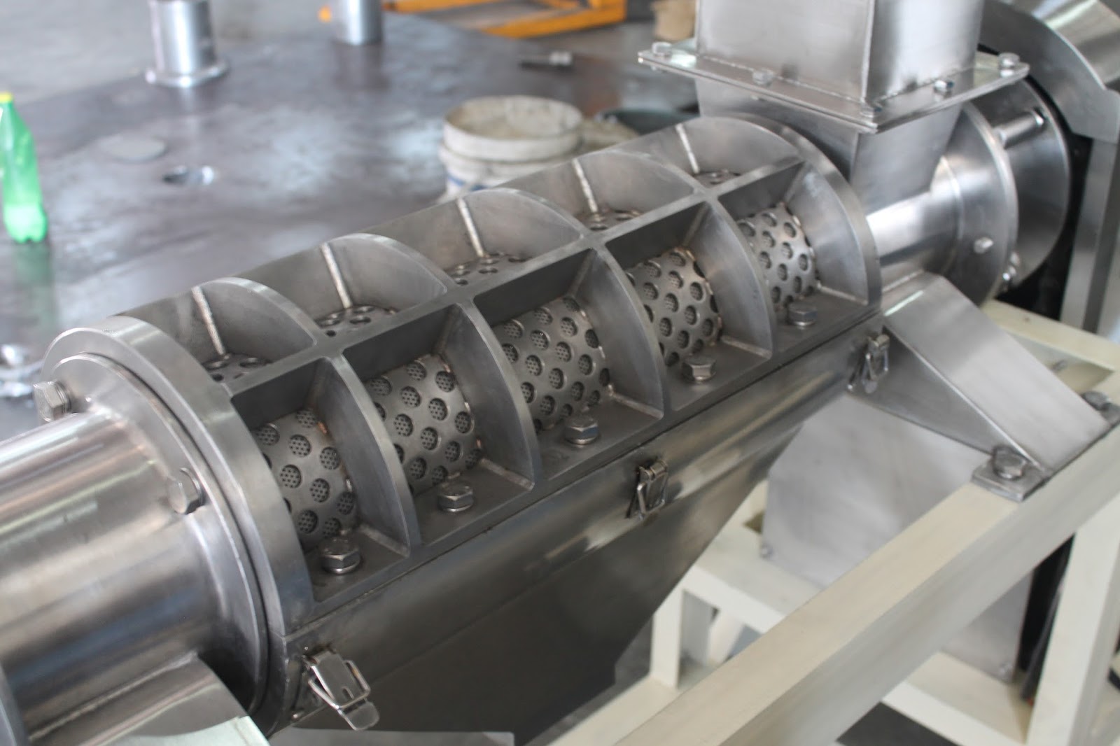 MESIN INDUSTRI FARMASI: SCREW PRESS SANTAN