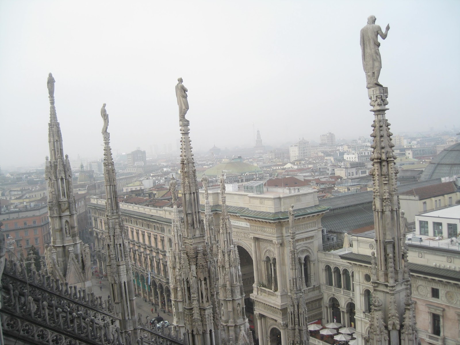 A SOLAS CON CLIO: El Duomo de Milan: un paseo visual