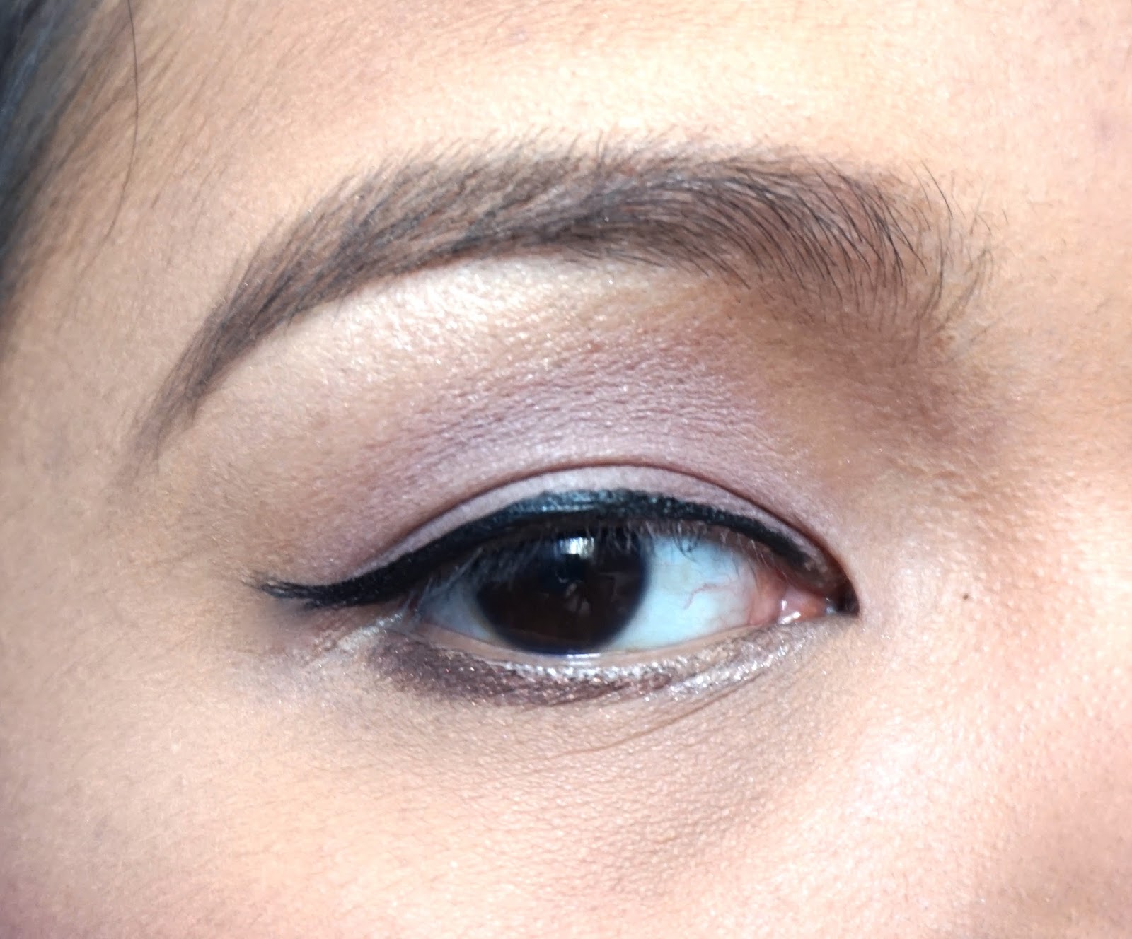 Heavy Rotation Perfect Liquid Eyeliner N in Black Review + Swatches