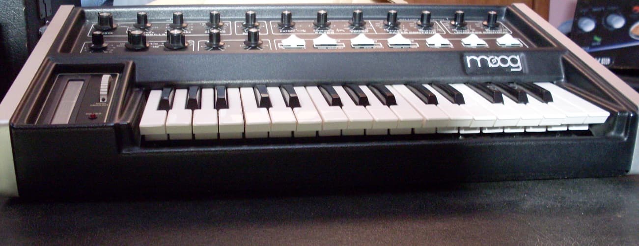 MATRIXSYNTH: Moog MicroMoog model 2090 vintage analog synthesizer