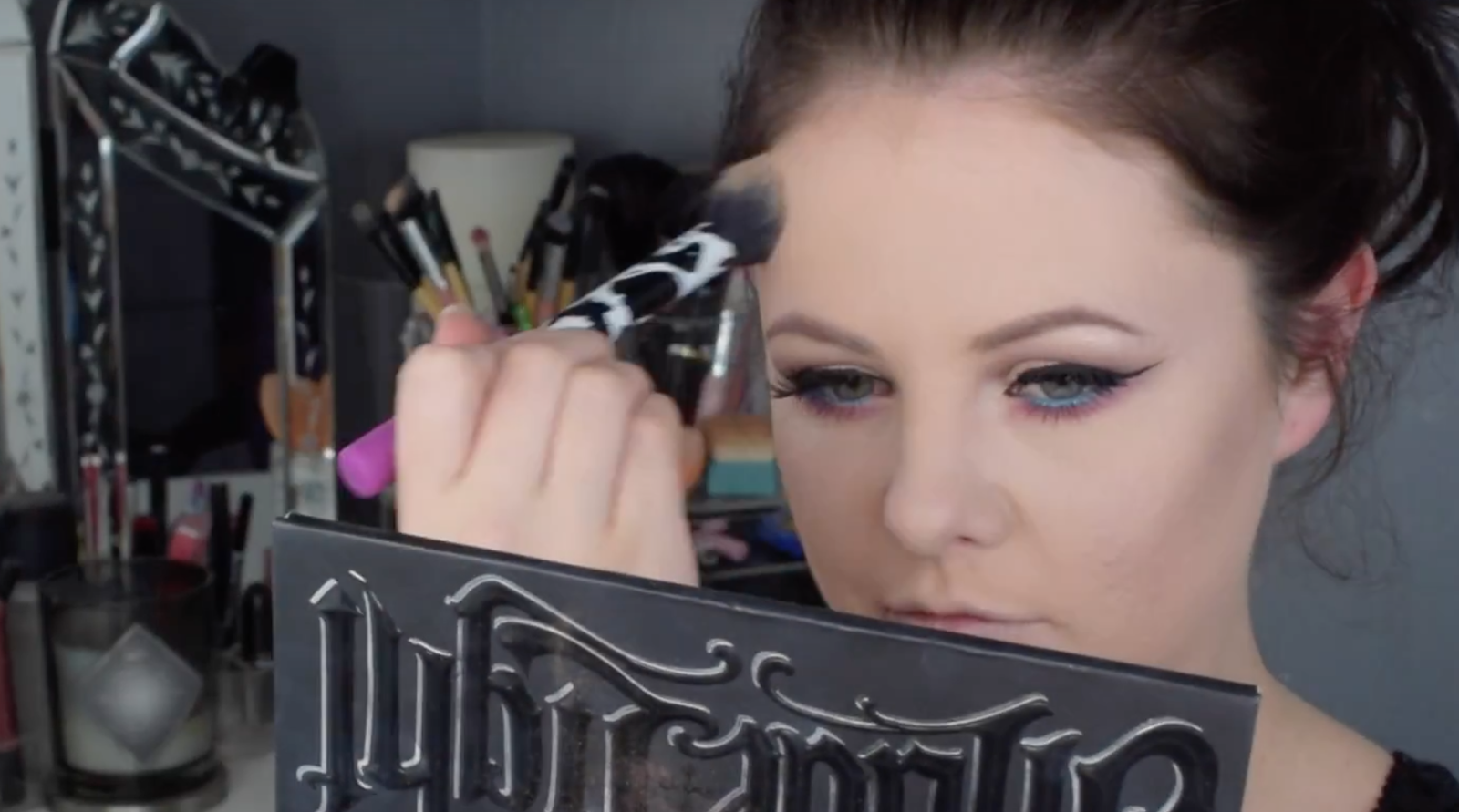 Danielle Scott: Easy Clubbing Makeup Tutorial