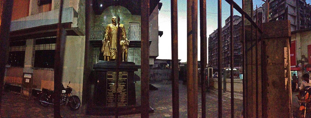 MUMBAI PAUSED: 90 Feet Road, Dharavi