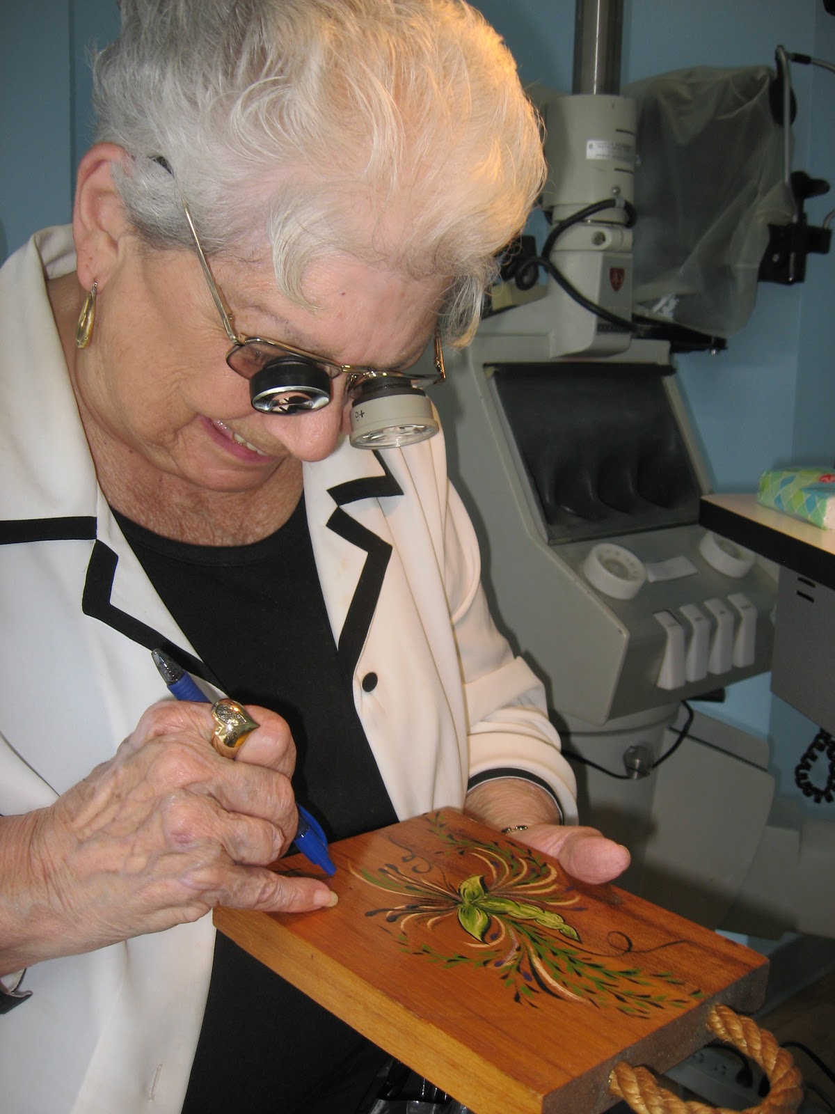 Low Vision Eyeglasses LowVisionEyeglasses New Macular Degeneration low-vision-eyeglasses-lowvisioneyeglasses-new-macular-degeneration