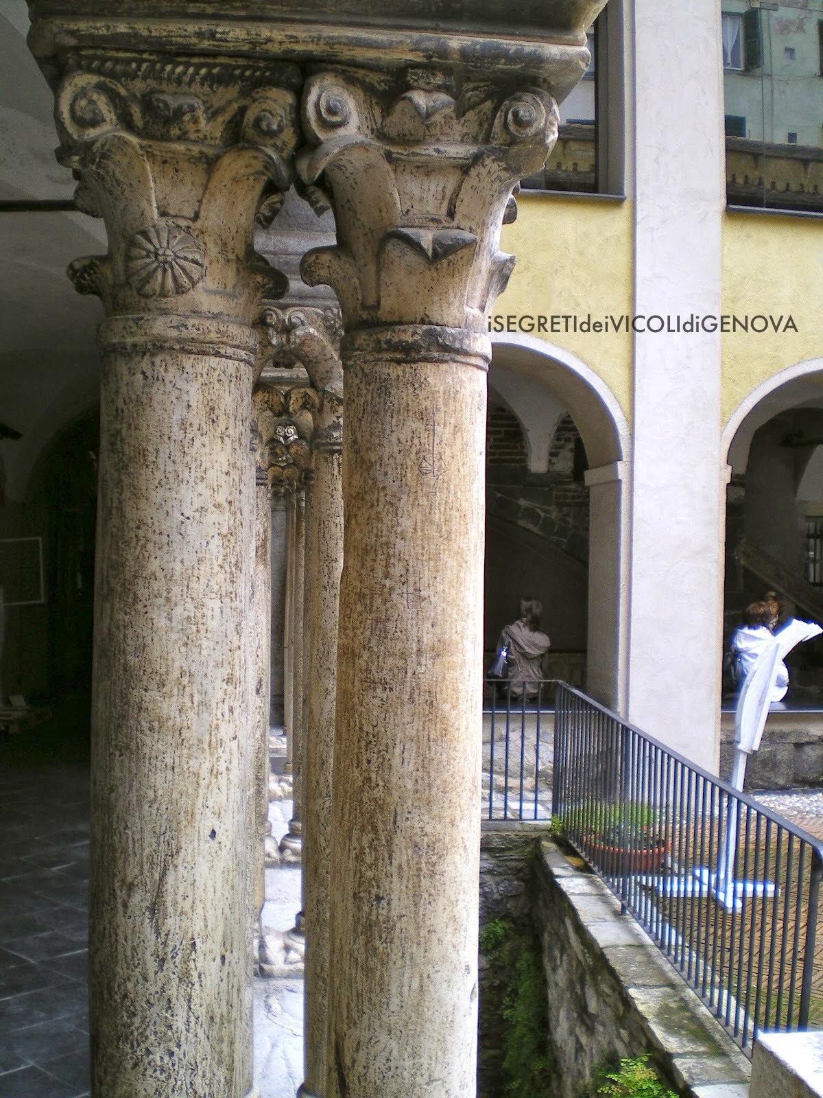 iSEGRETIdeiVICOLIdiGENOVA: le CHIESE di GENOVA