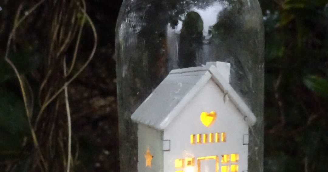 Sparkling Magpie : M&S Mini Light Up House Decoration