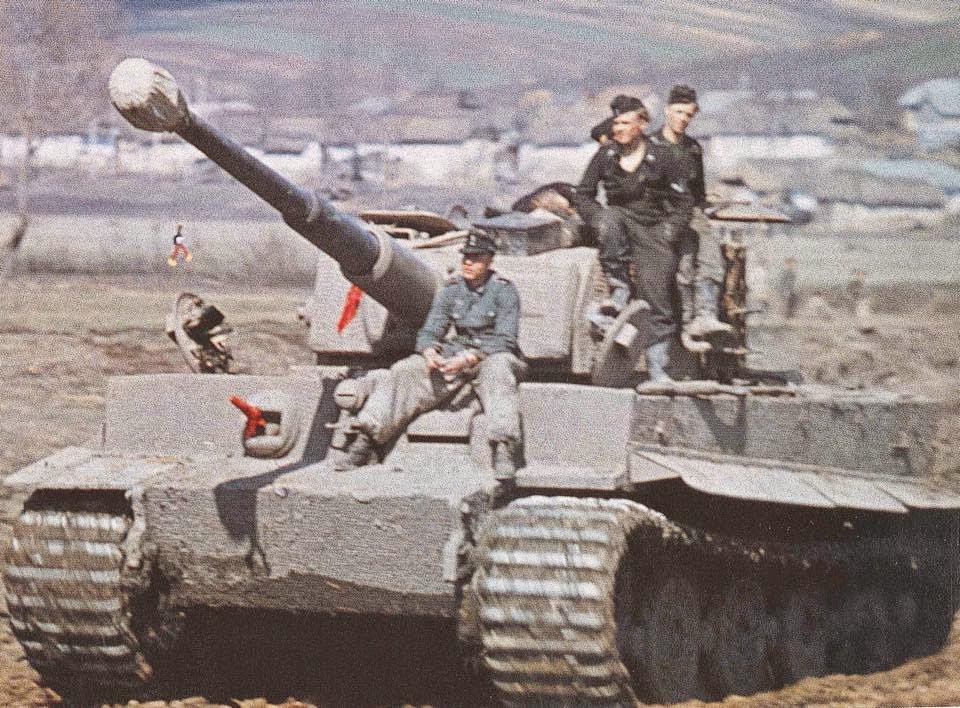 World War II in Color: Tiger from sPz.Abt.506 in Russia