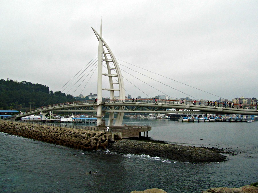Korea Travels: Crossing calm waters over the Saeyeon Bridge / Seaweed ...