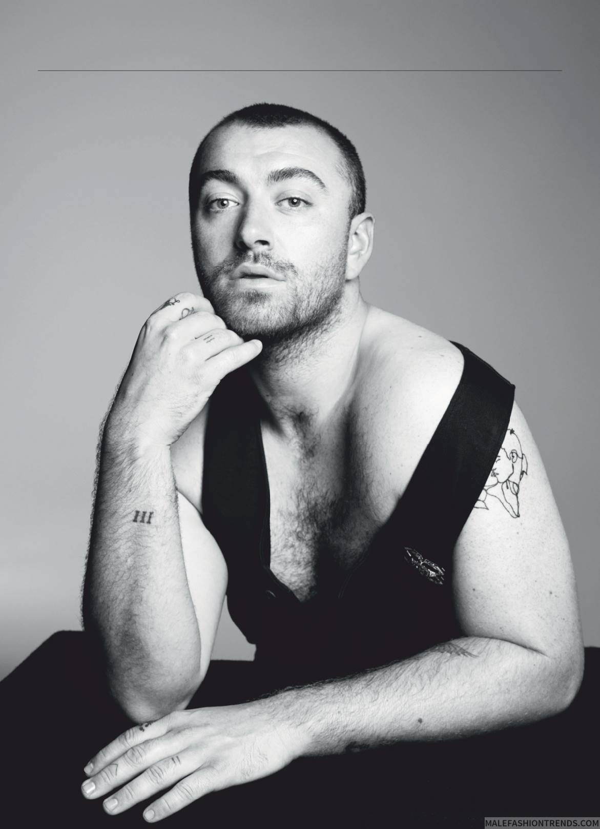 Sam Smith para OUT Magazine No. 100 fotografiado por Terry Tsiolis