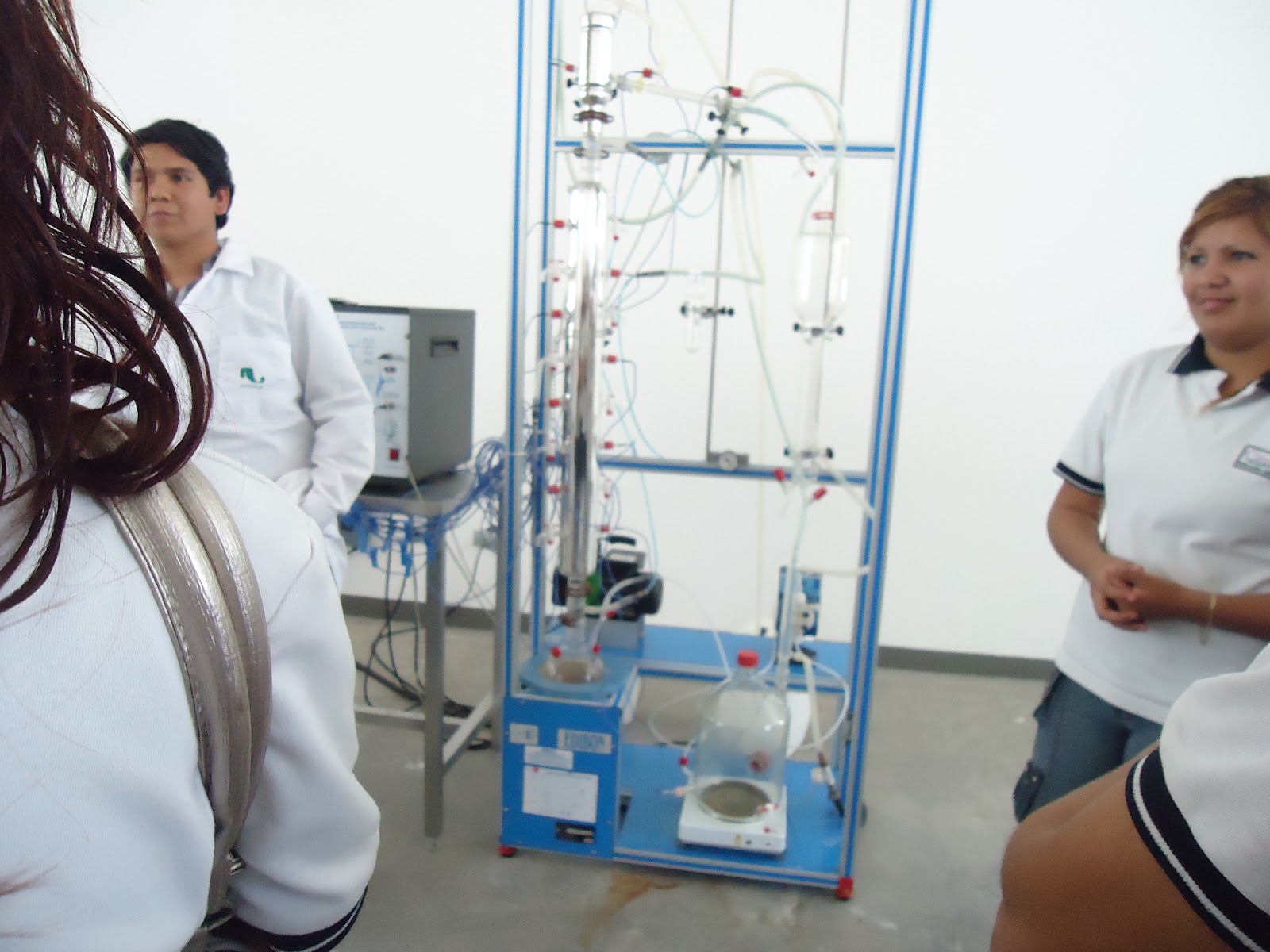 Que es ser un Técnico Laboratorista Químico: VISITA A LA UNIPOLI GOMEZ