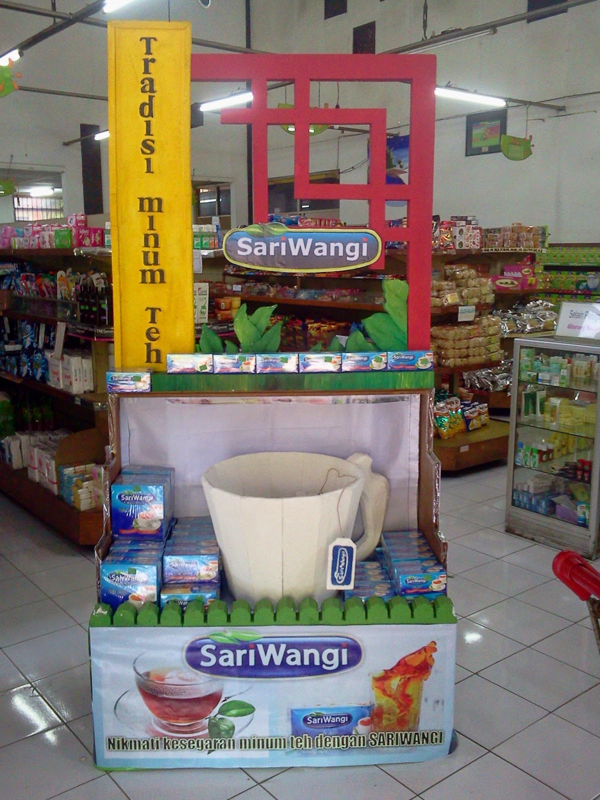 Display produk di Supermarket