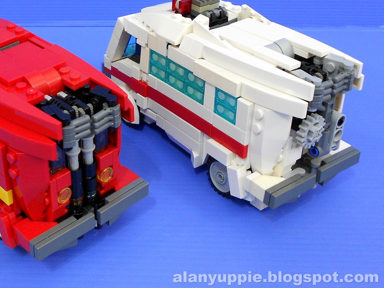 Alanyuppie's LEGO Transformers: LEGO Ironhide and Ratchet Part 1 ...