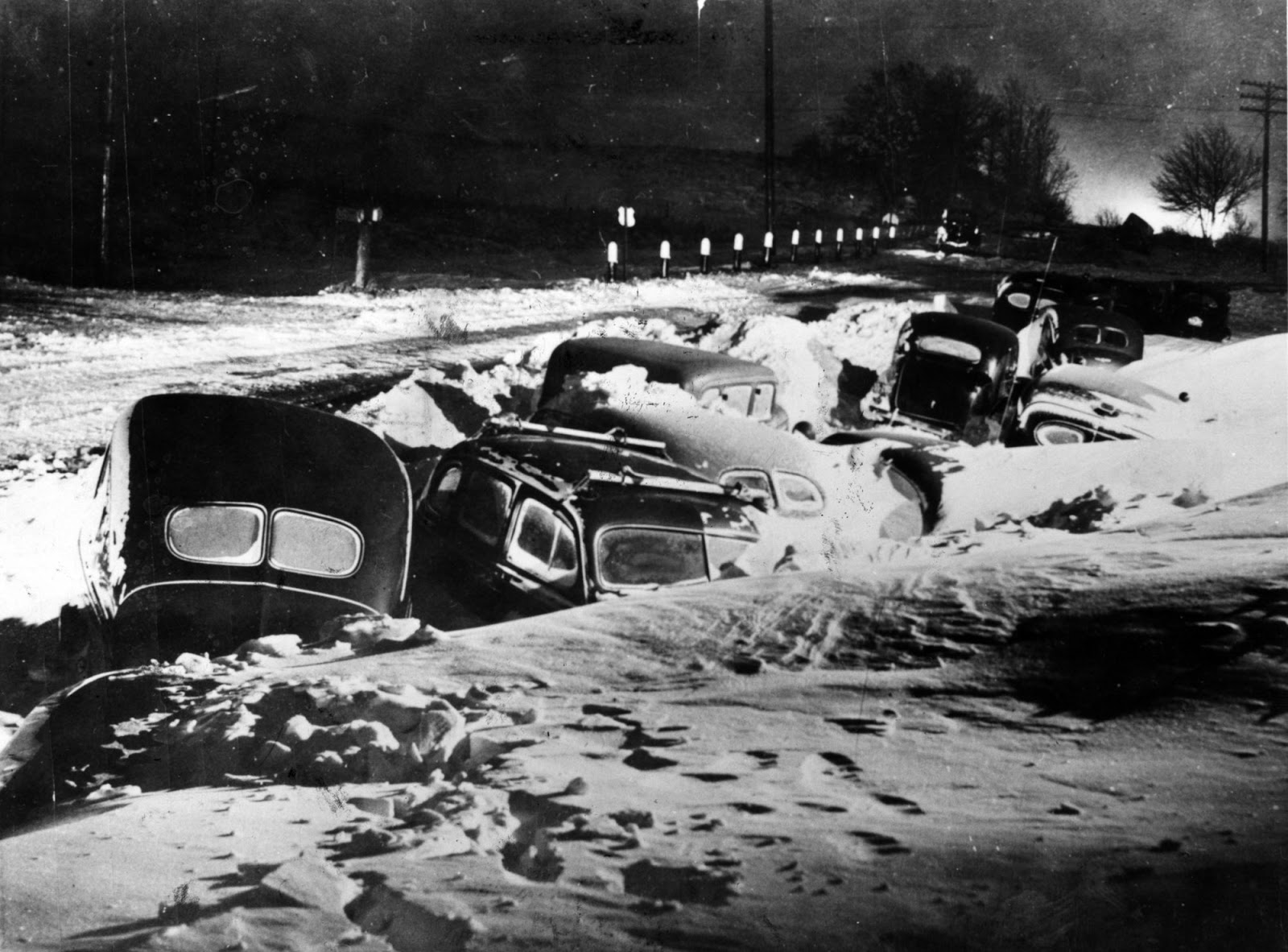 The Winds of Hell: Historical Photos of the 1940 Armistice Day Blizzard ...