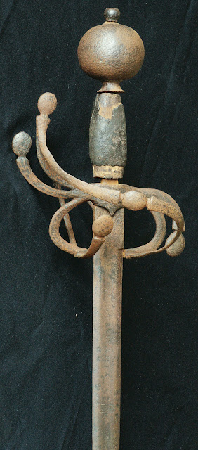 Falling Angels, Lost Highways: National Treasure... The Raleigh / El ...