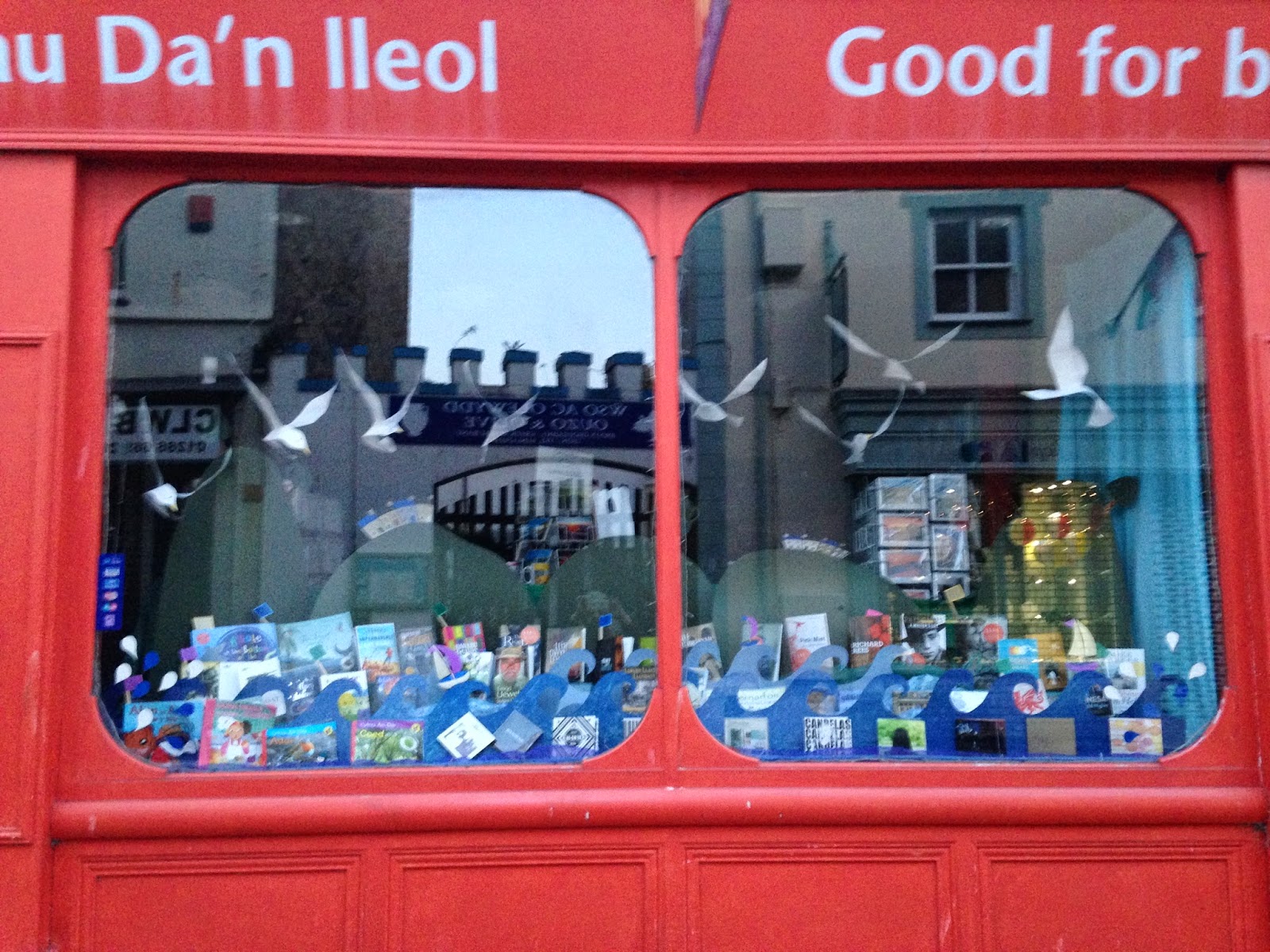 Elizabeth Baines: Bookshops I love: another striking window display at ...