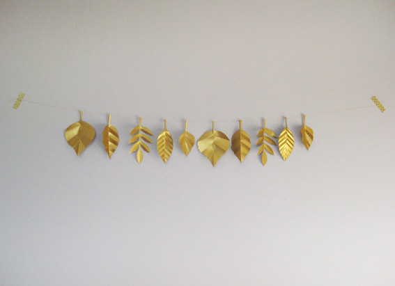 Freya Lines Designs: Paper Leaves Garland