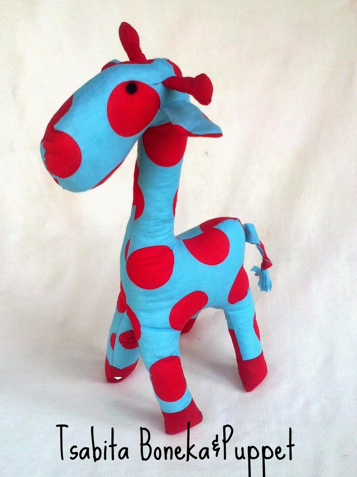 Cheer Up Your Kids!: Homemade stuffed giraffe - Dunia Binatang
