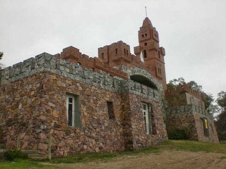 Este castillo es la que fuera residencia de descanso de Humberto ...