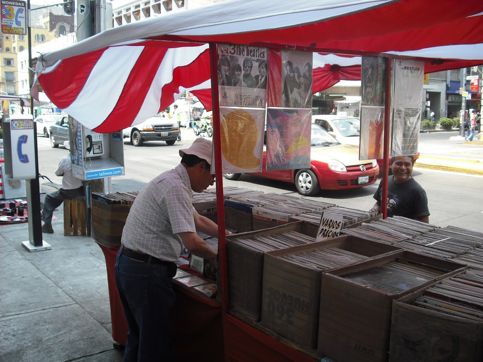 Beer and Records in Mexico City / Cervezas artesanales y vinilos en la ...
