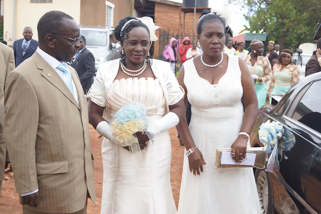 Picha: Ndg Philip Mangula na Yolanda Kaberege wameremeta leo huko ...
