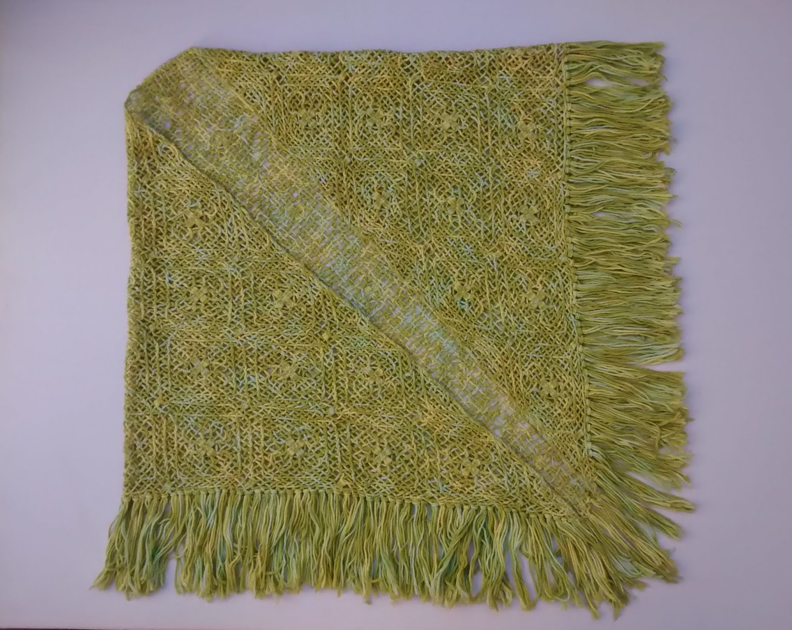 TEJIDO EN TELAR - CHAL TRIANGULAR