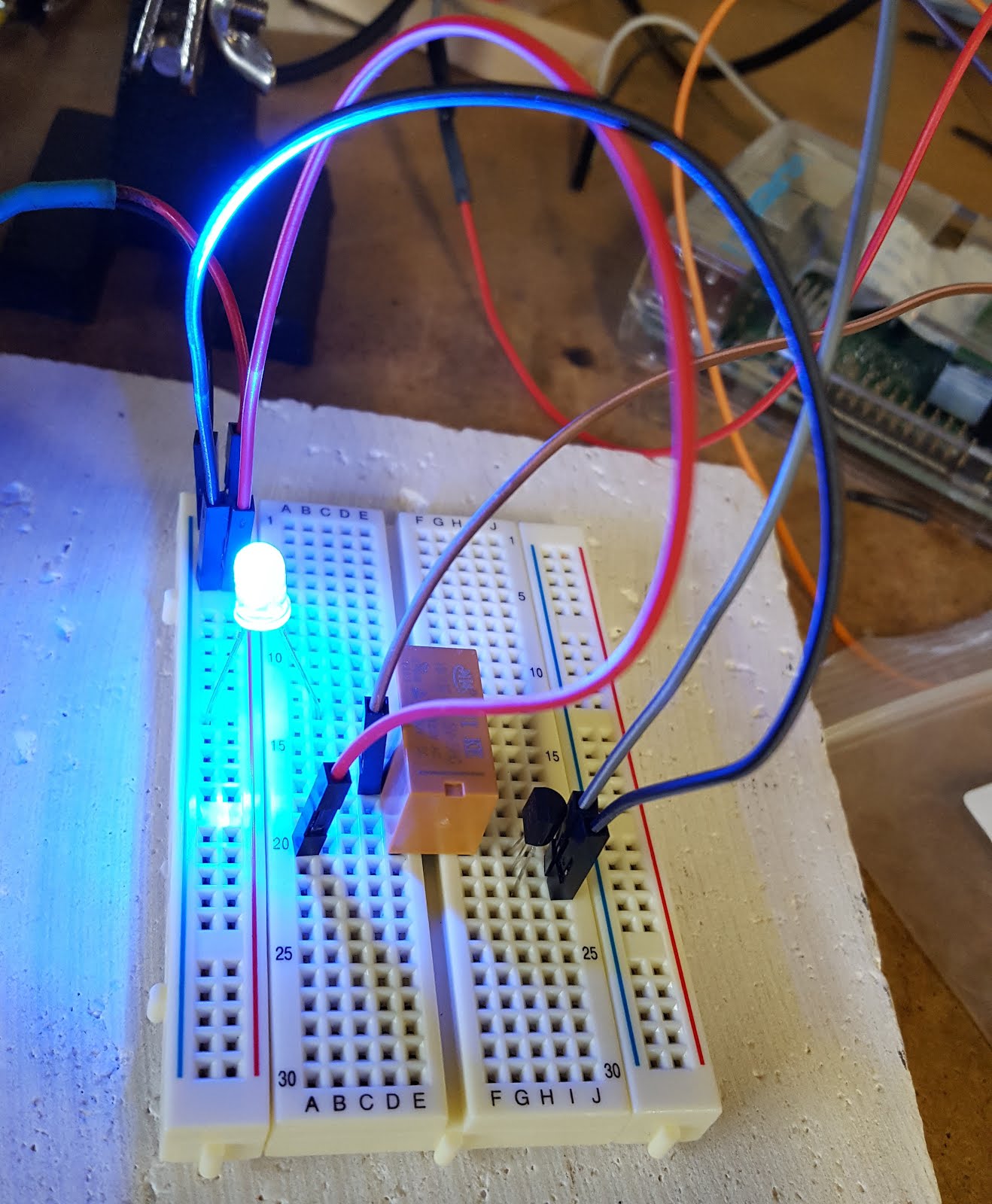 Super technology knowledge quest!: Raspberry Pi GPIO Part 2: Relays