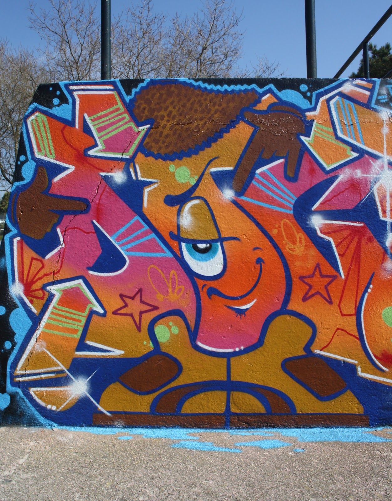 DOCE12: Graffiti,sol,playa....