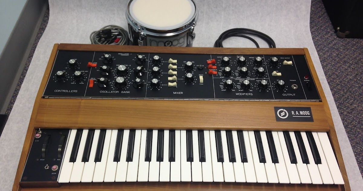 MATRIXSYNTH: Vintage Minimoog Model D SN 1075 w/ 1130 Drum Controller