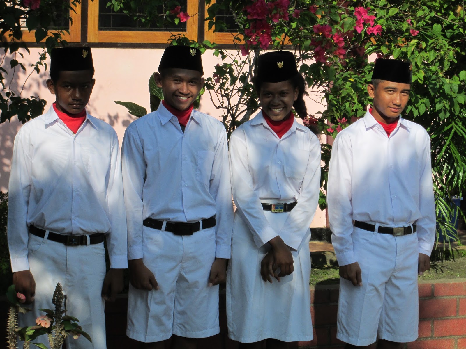 PHOTO PELANTIKAN OSIS SMP NEGERI 5 JAYAPURA - SMP NEGERI 5 JAYAPURA