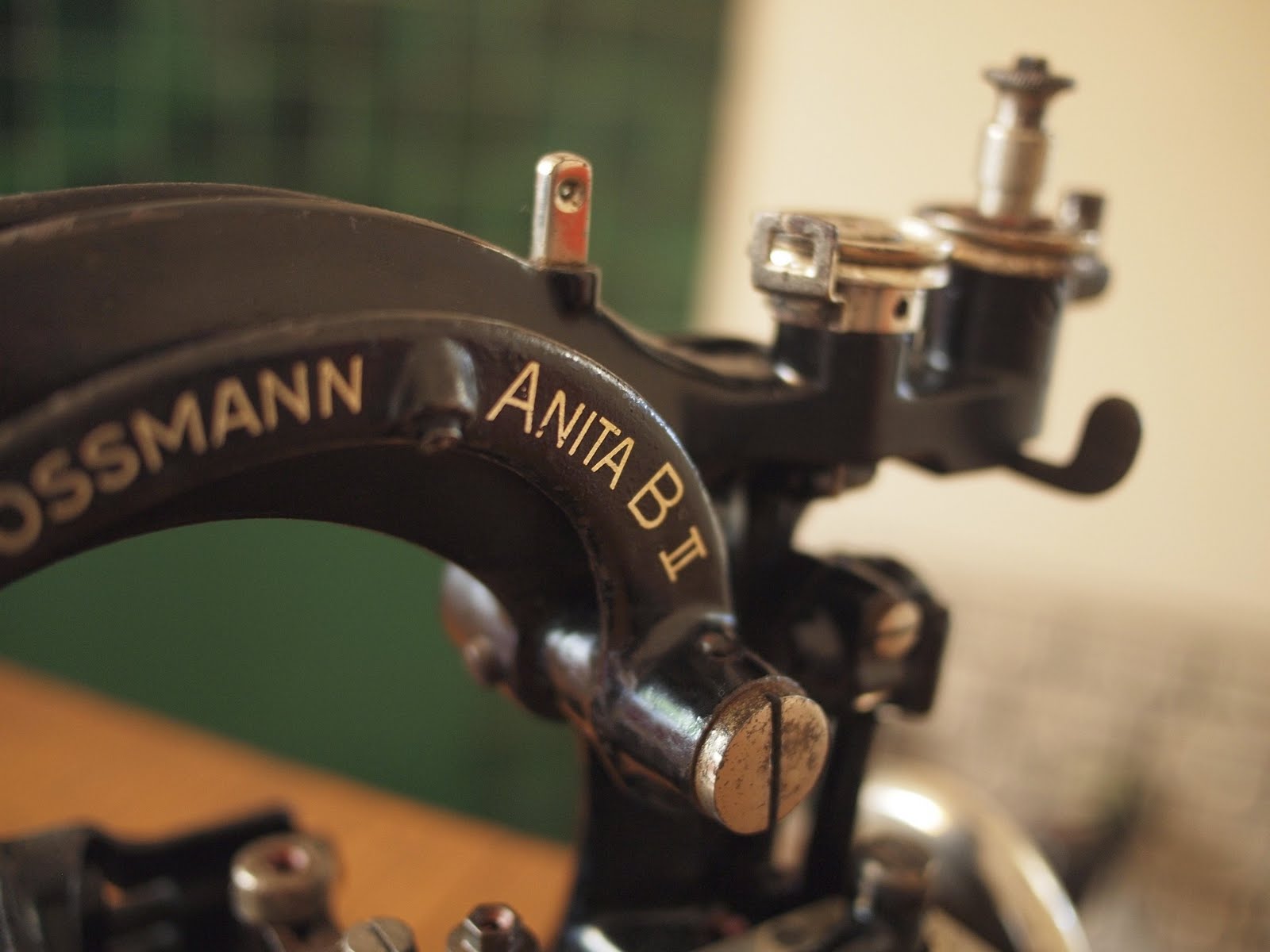 I Smell a Hat: Sew fine; Grossmann, Anita B