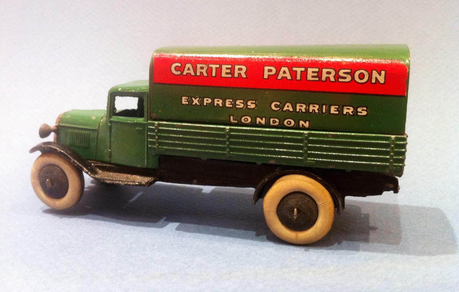 I wish I were a british boy in the 30's: Carter Paterson covered wagon