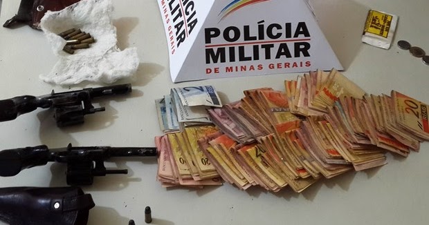 Drogas Armas Dinheiro E Munições São Apreendidos Em Operações